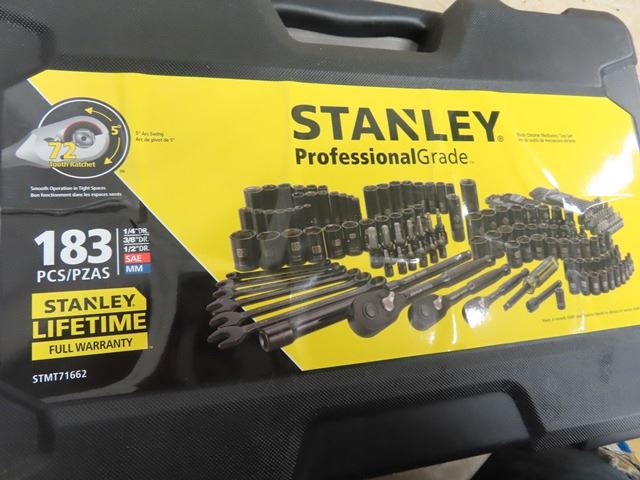 New Stanley 183 Pc Tool Set (Mainly Sockets)