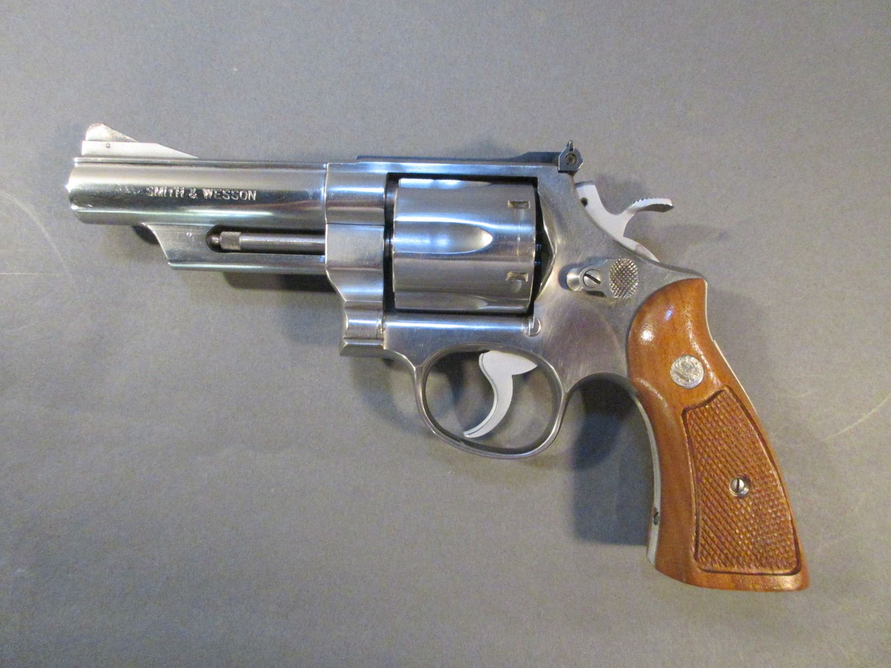 Smith and Wesson Model 657 Stainless Revolver- .41 Mag- 4" Barrel- Mint ...