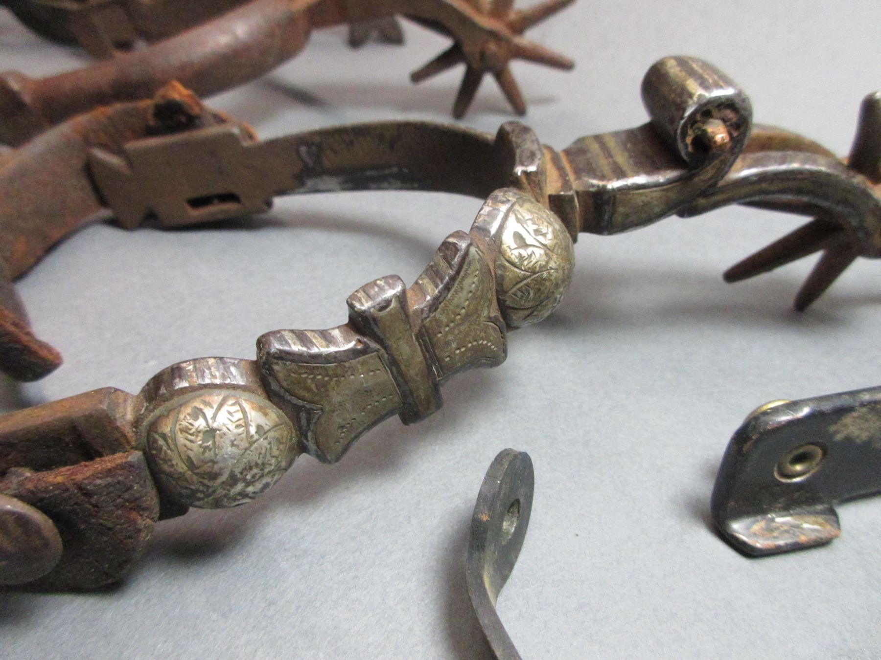 Box Of 5 Single Spurs- 2 Are Silver