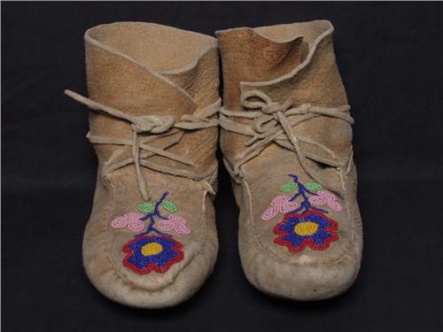 Native Beadwork: Cree Moccasins