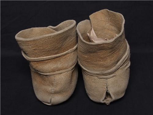 Native Beadwork: Cree Moccasins