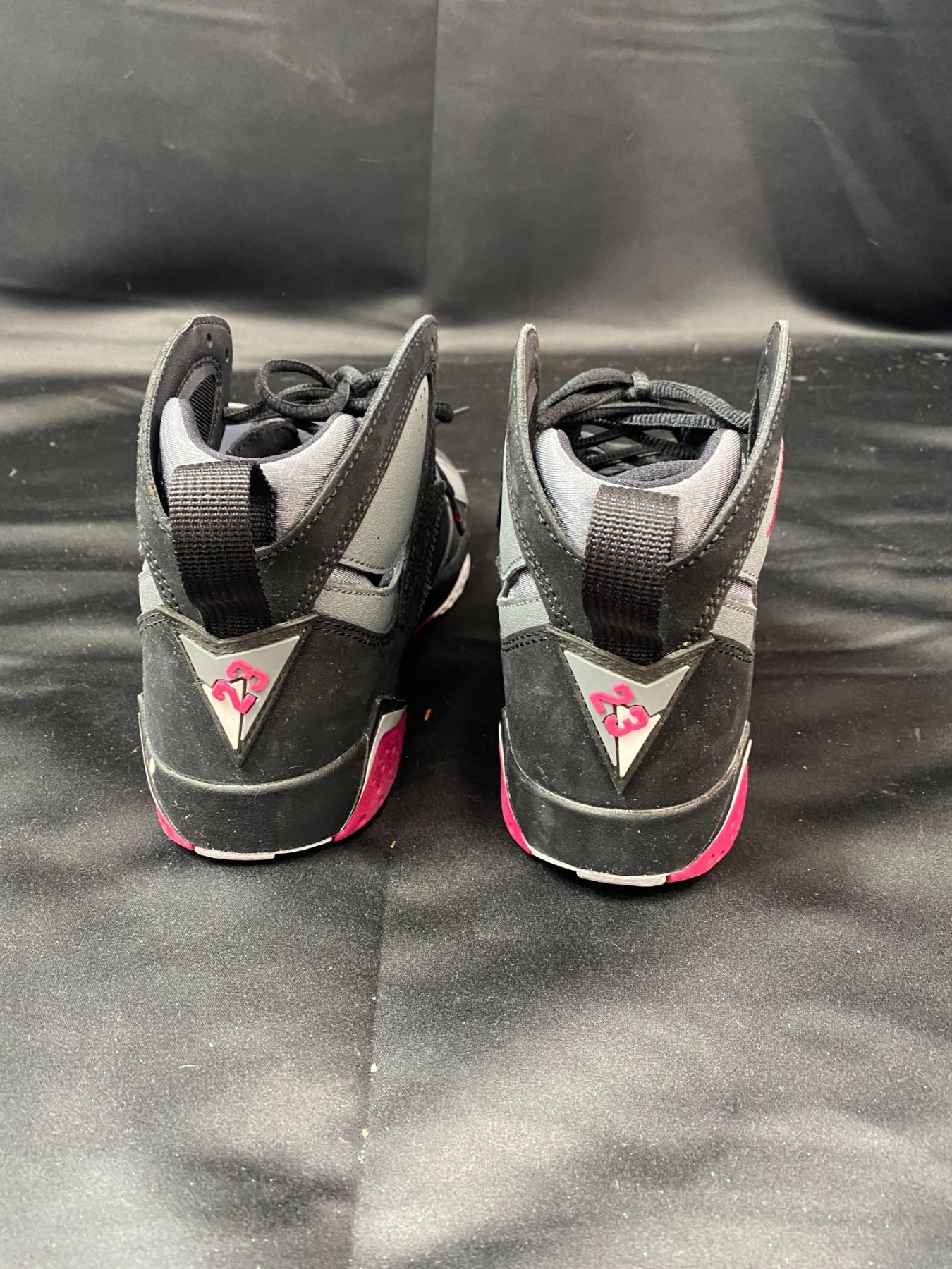 PAIR OF NIKE SNEAKERS SIZE 6Y Able Auctions PAIR OF NIKE SNEAKERS SIZE 6Y Able Auctions