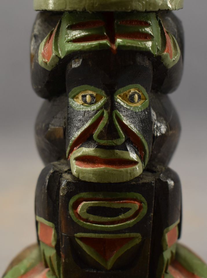 NATIVE AMERICAN HIADA TOTEM POLE