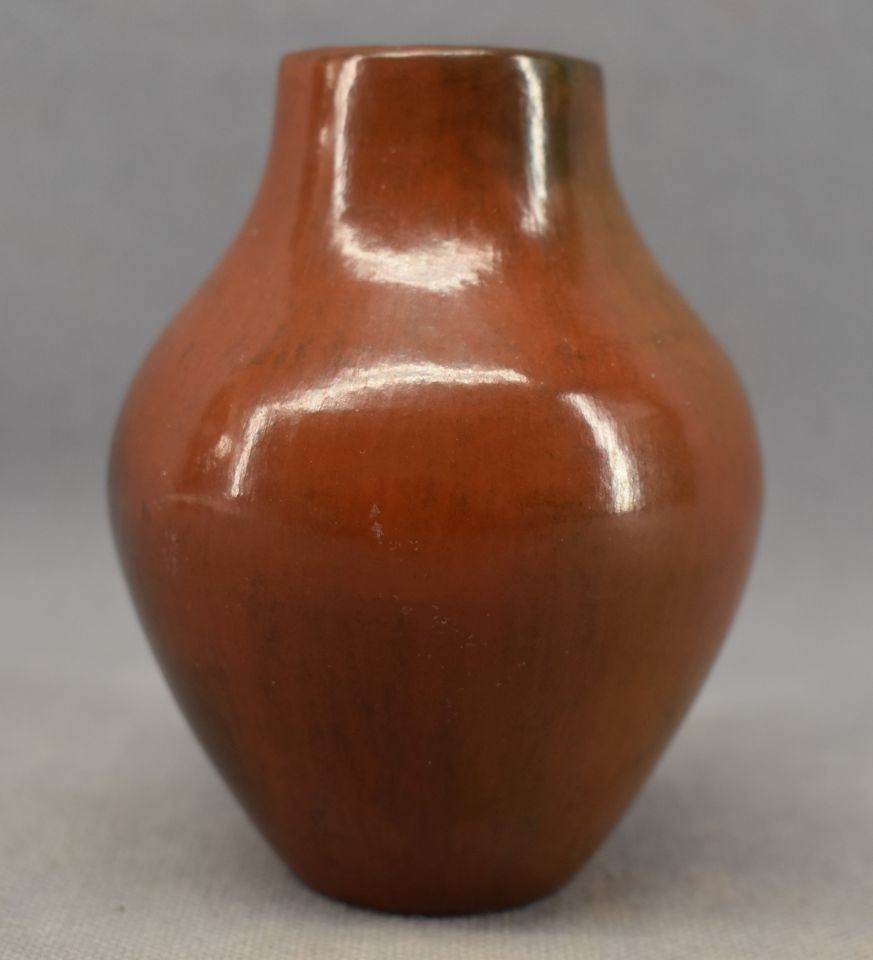 NATIVE AMERICAN NAVJO POTTERY VASE BY ALICE CLING