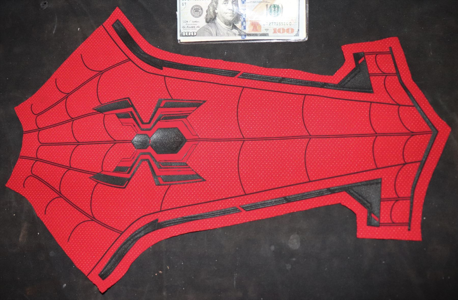 SPIDER-MAN CHEST WITH GLYPH AND WEBBING DISNEY HERO TYPE 2