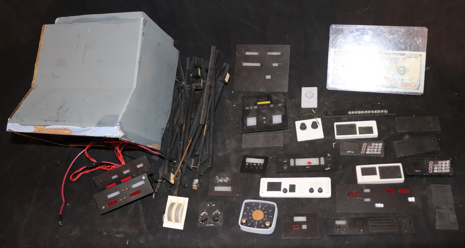 GODZILLA CONTROL ROOM EQUIPMENT LOT MINIATURE SCREEN USED