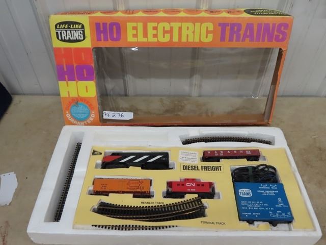 LIfe Like HO Electric Train Set w Box