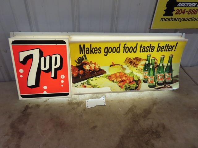 Retro Light Up 7 Up Sign- 36" x 14"