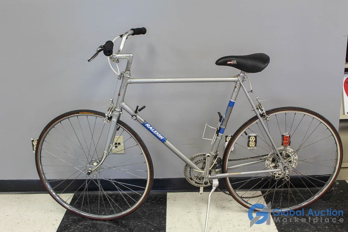 Men's 27" Raleigh Grand Prix Racer Bike