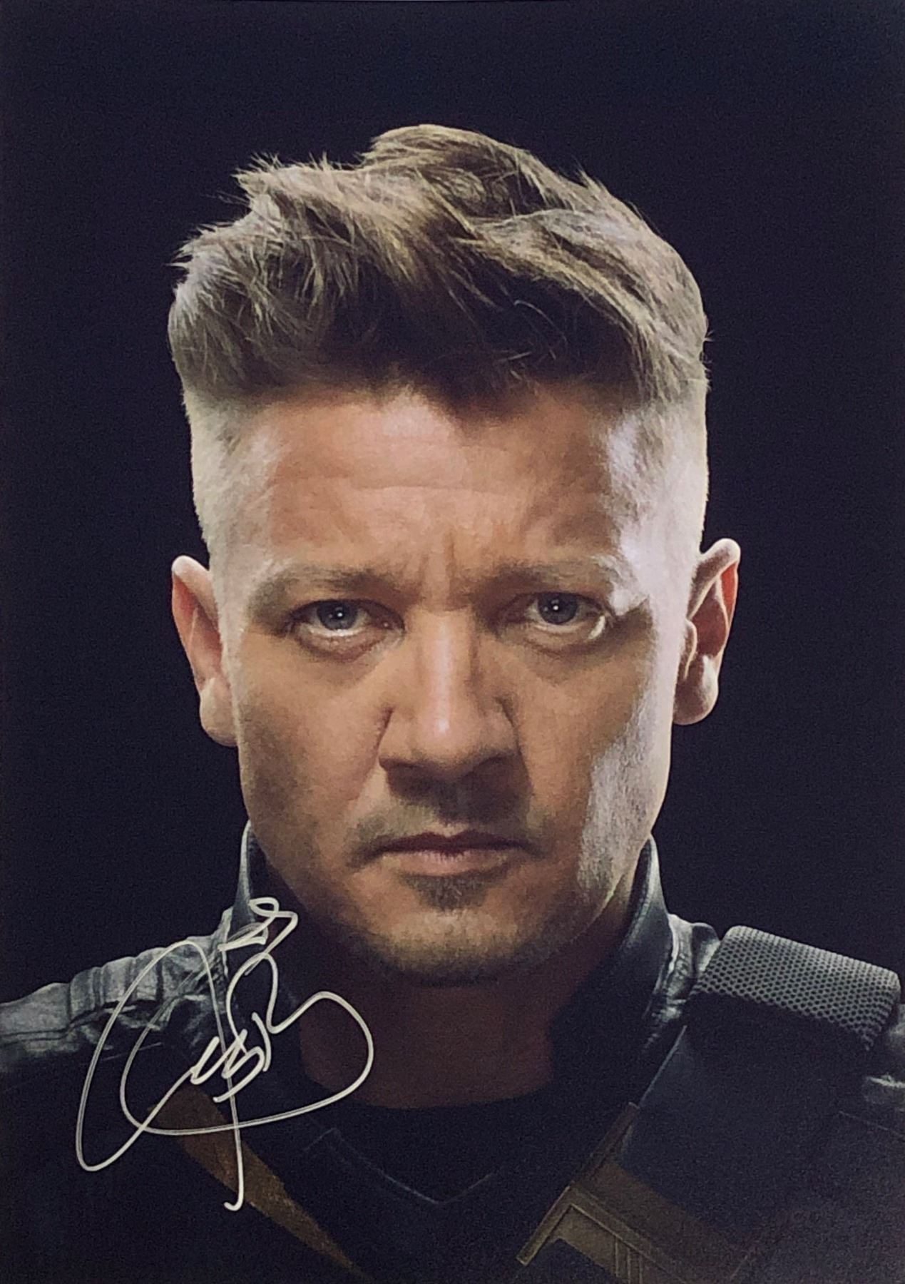 Avnegers Endgame Jeremy Renner SIGNED Autographed Photo
