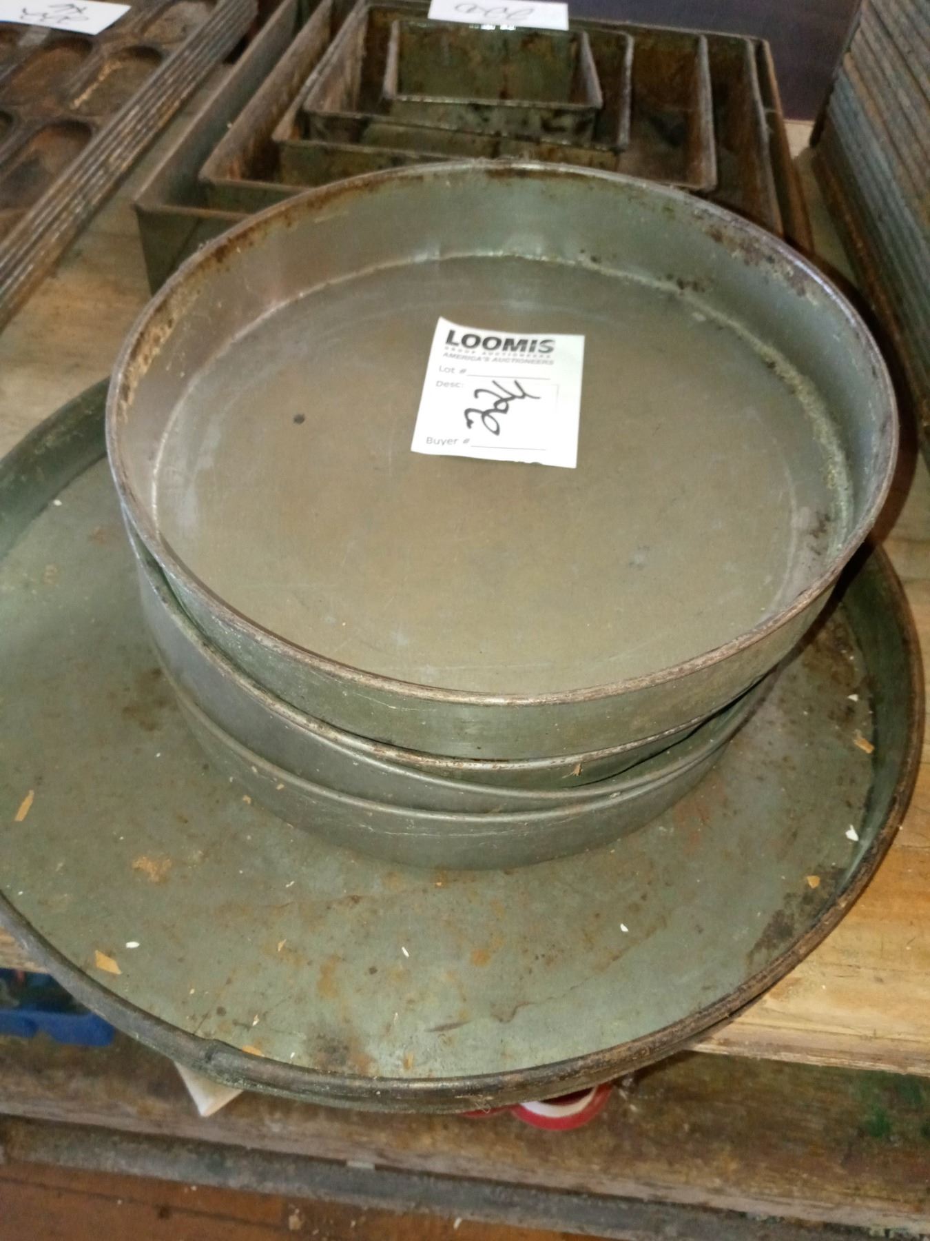 5 ASSORTED LARGE ROUND CAKE PANS