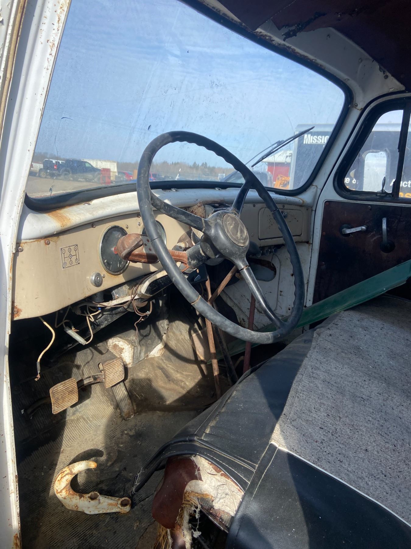 1956 International R180 C/W Box & Hoist - Schmalz Auctions