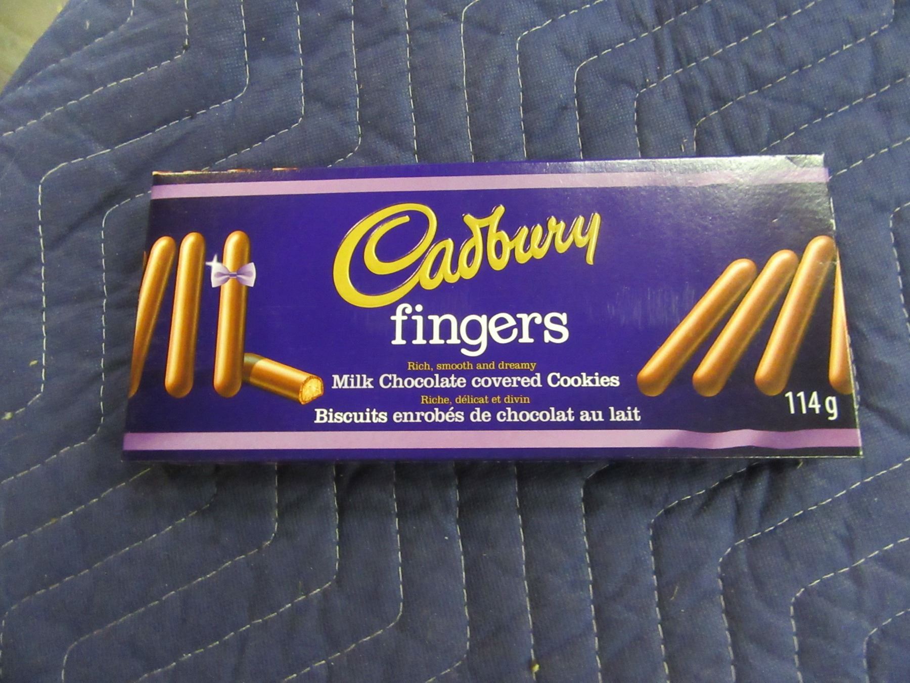 CADBURY CHOCOLATE FINGERS COOKIES (114 G) - PER BOX