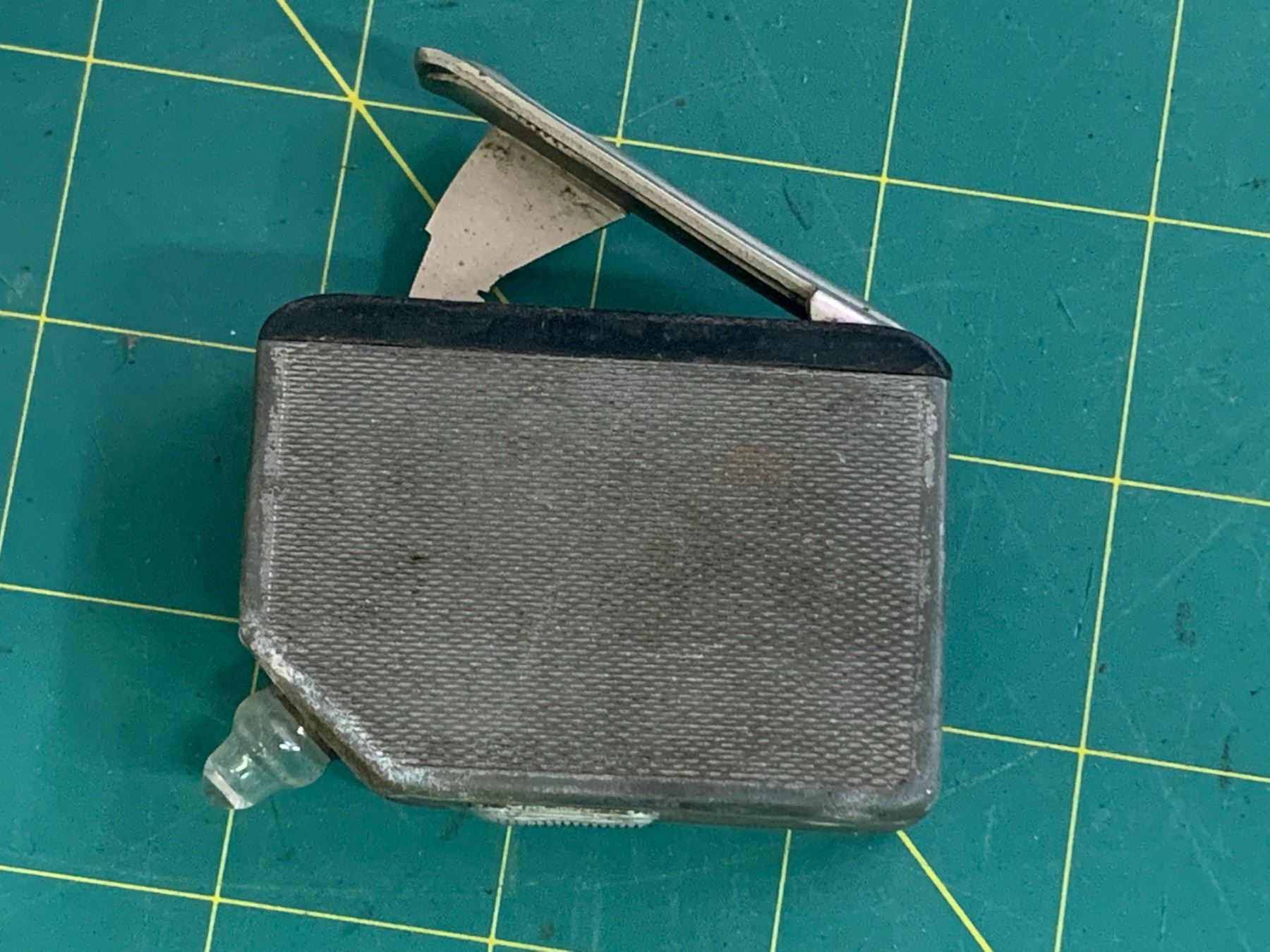 VINTAGE PHILIPS HAND GENERATED FLASHLIGHT