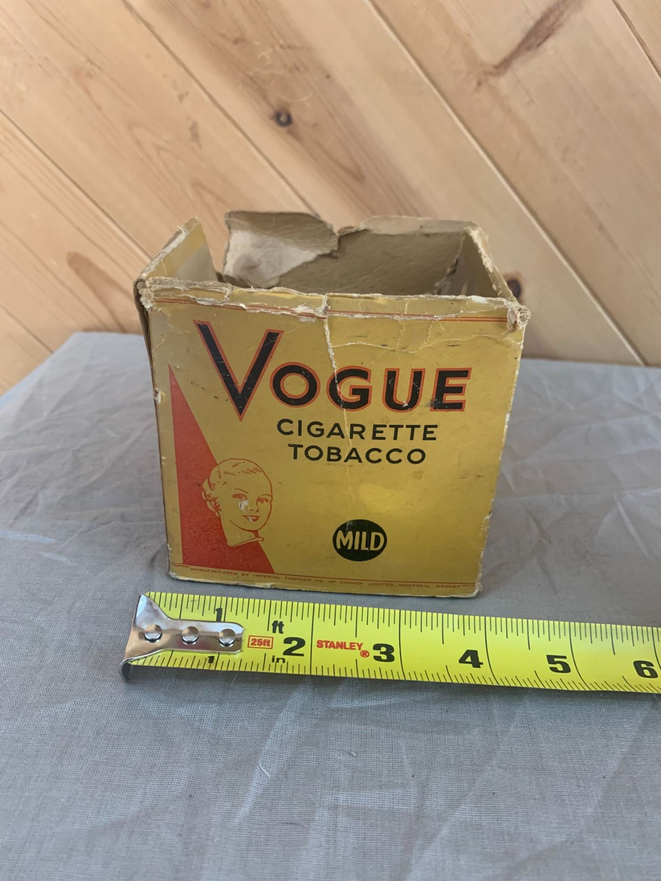 VOGUE PAPER TOBACCO CONTAINER - Schmalz Auctions