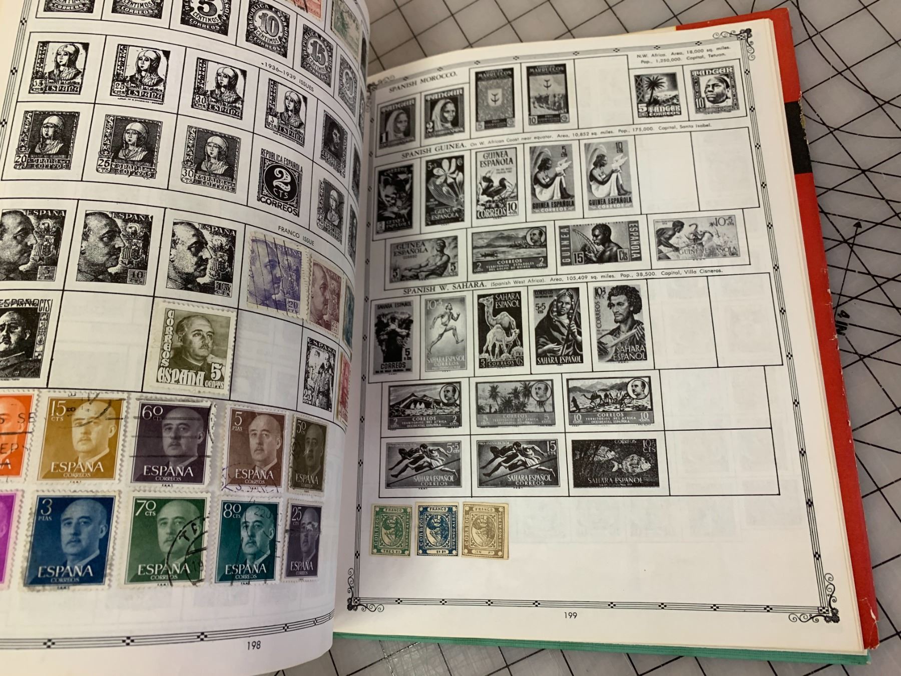 PREMIER WORLD STAMP ALBUM BOOK WITH MANY STAMPS