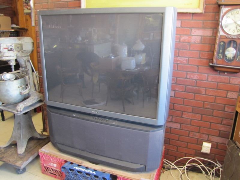 Sony Model KP-53V85 Color Rear Video Projector TV