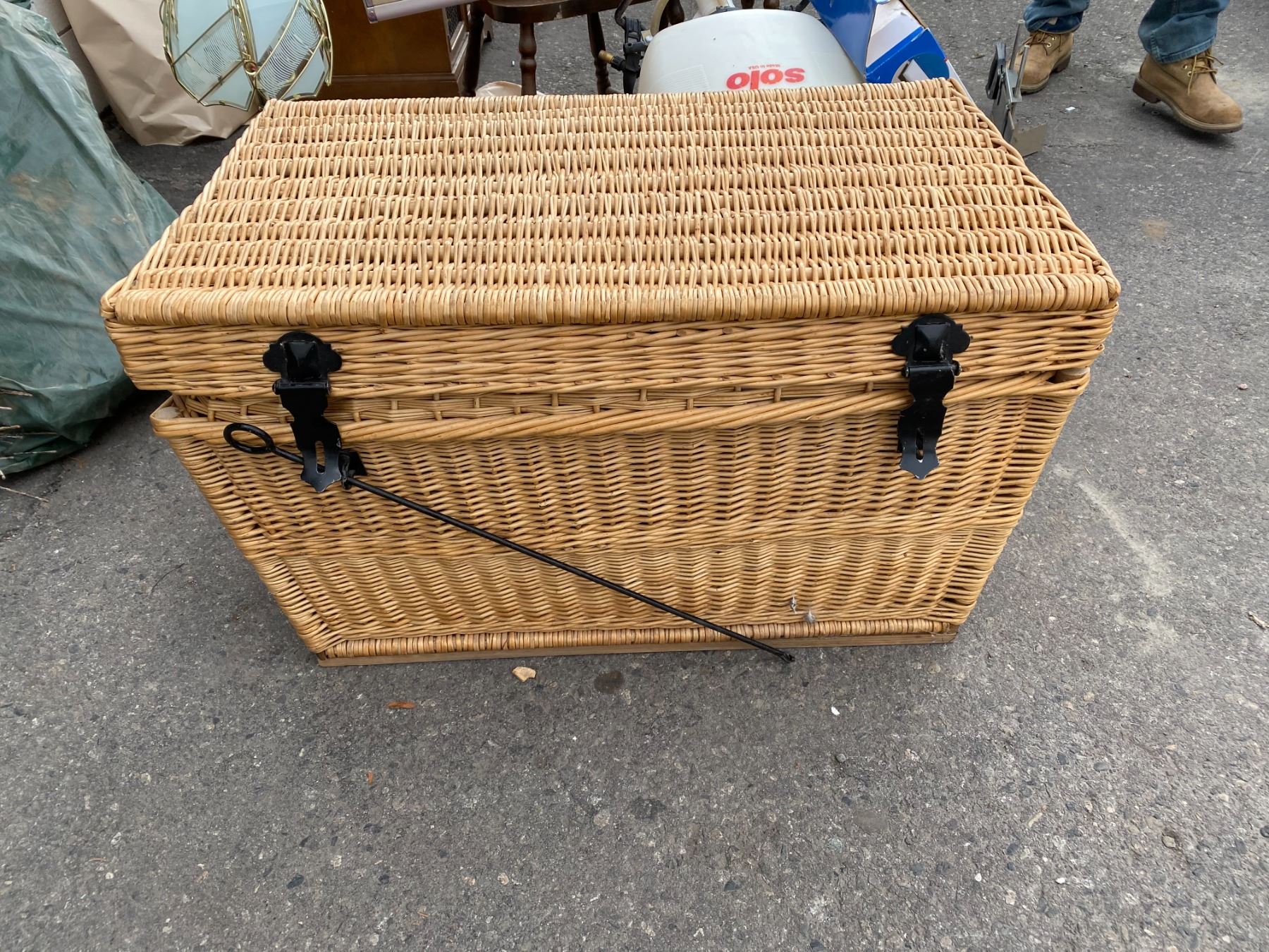 wicker chest 34"x 21" x20"