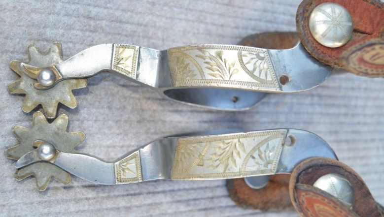 Crockett-Renalde overlaid lady leg spurs