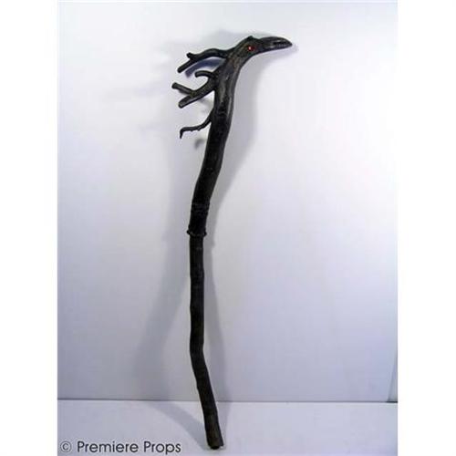 DUNGEONS & DRAGONS Dragon Head Wood Staff