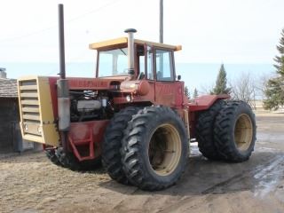 1976 VERSATILE 700 TRACTOR