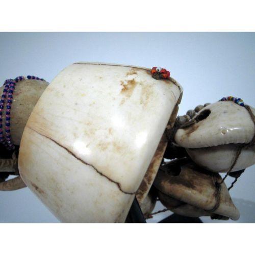 A RARE VAKUTA ISLAND KULA ORNAMENT (mwali),