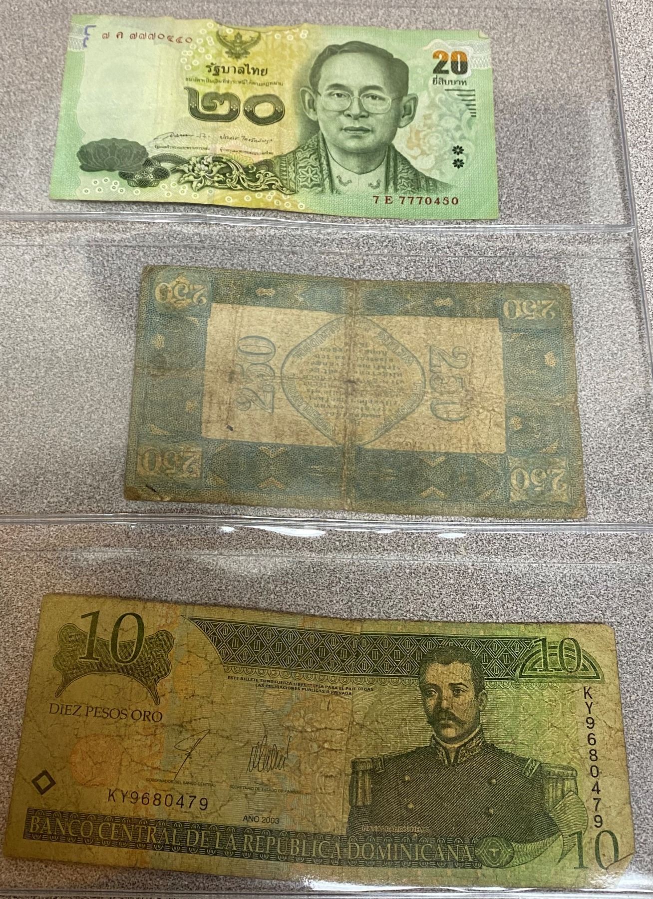 Lot Of Foreign Bills lot-of-foreign-bills
