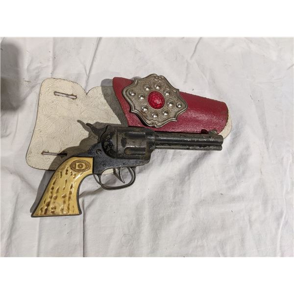 toy Daisy cap gun red seath