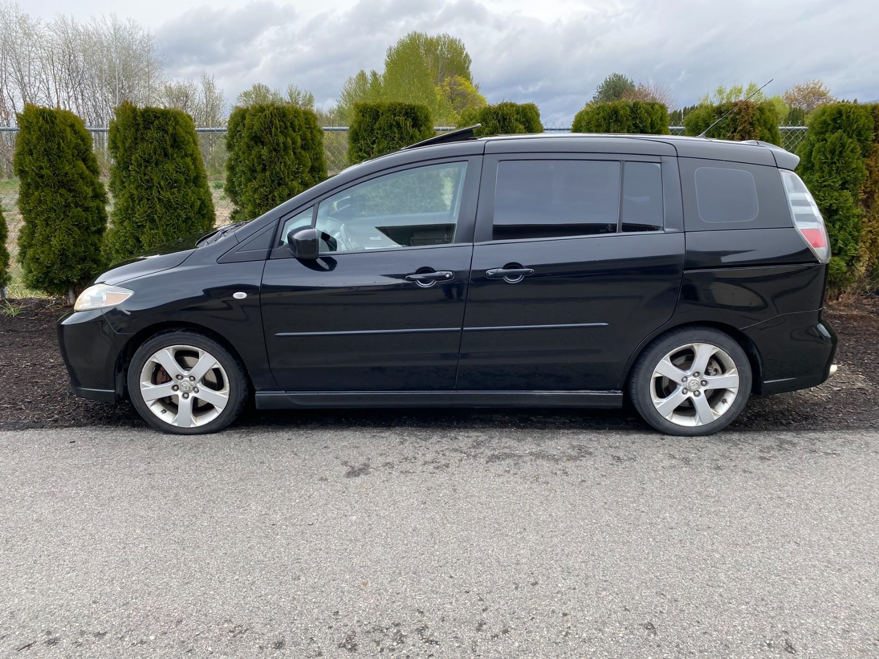 2006 Mazda 5 GT Sunroof fully loaded 6 seater 276,700 kms