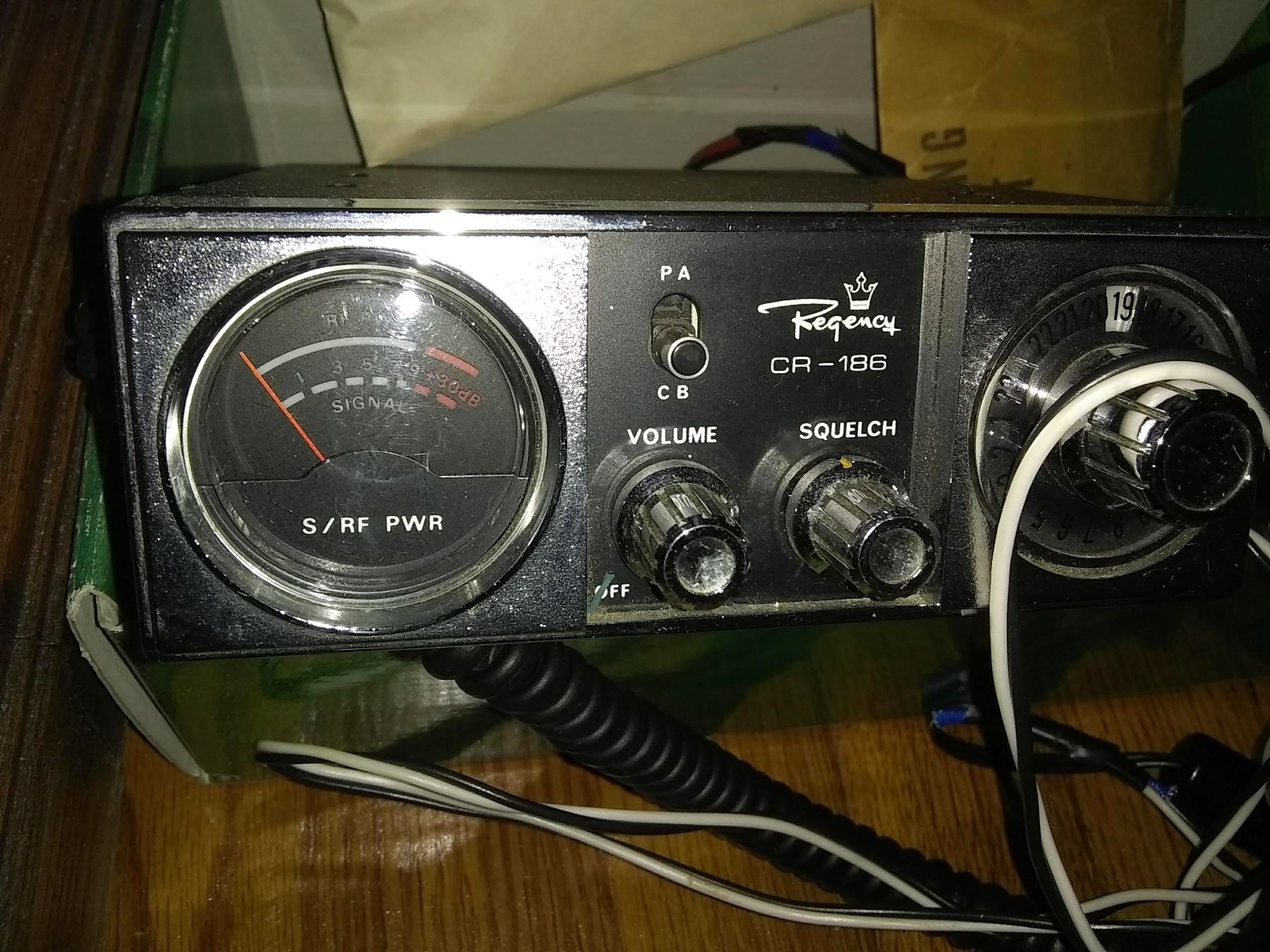 Vintage Regency CR-186 23 Channel CB Radio w/ Parts, Tools and Info