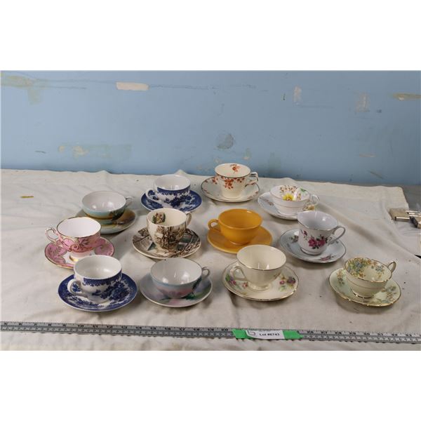Vintage Cups And Saucers Bodnarus Auctioneering