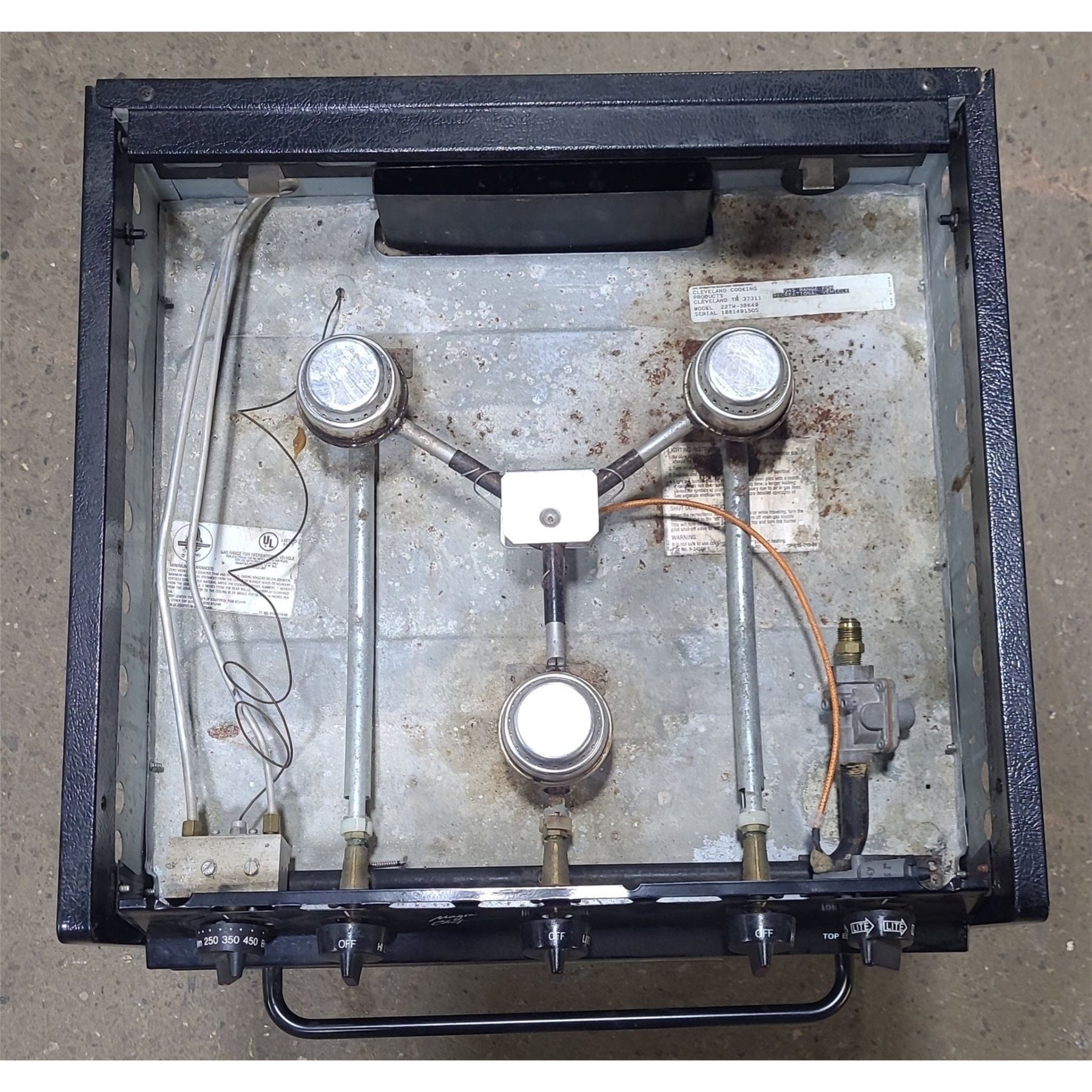 Used Magic Chef 3 Burner RV Range / Cooktop | 8102P118-60