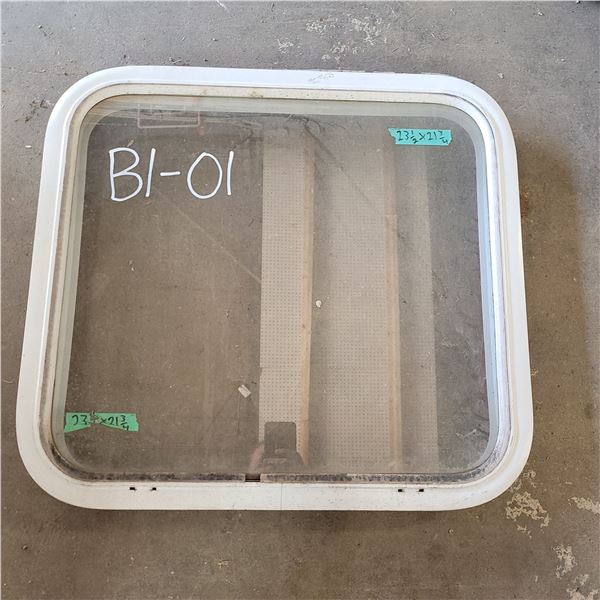 Used White Radius Non-Opening Window : 23 1/2 X 21 3/4 X 2" D