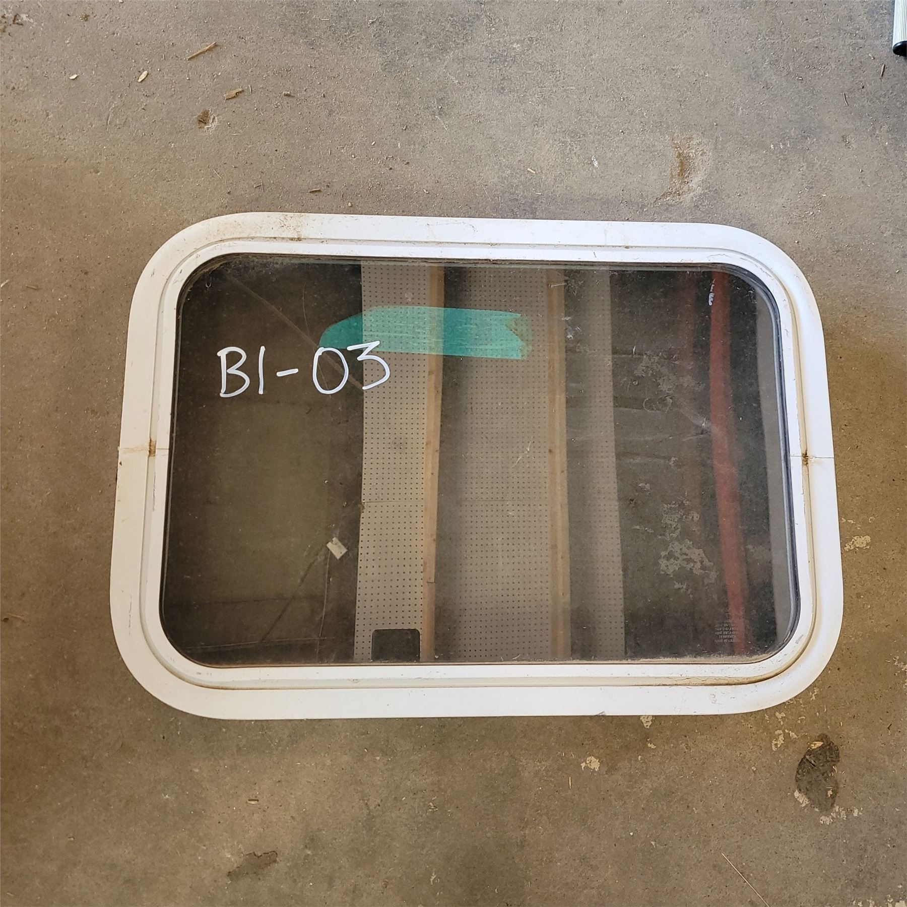 Used White Radius Non-Opening Window : 24 X 22 X 2" D