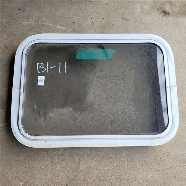 Used White Radius Non-Opening Window : 26 X 18 X 2" D