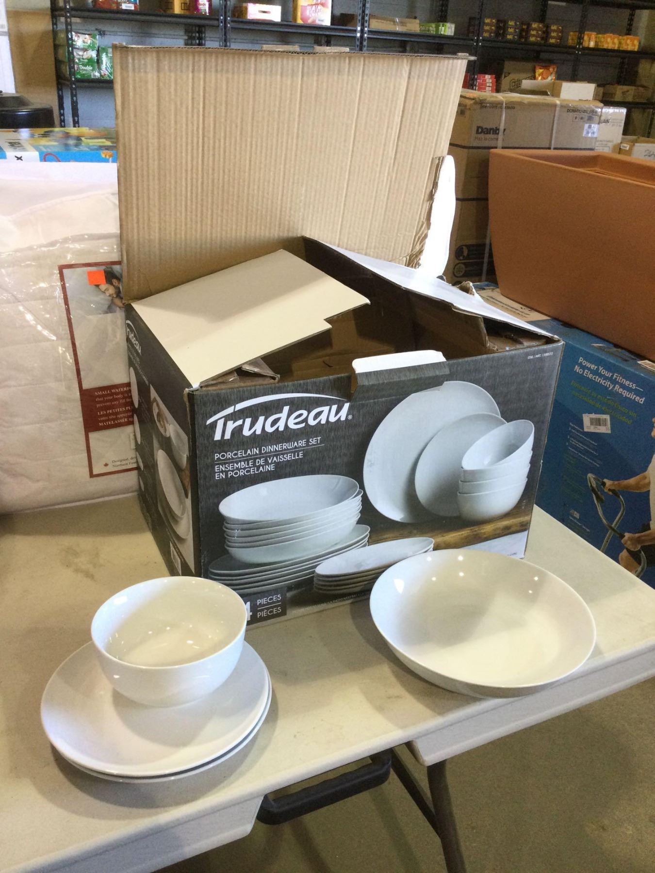 Trudeau Porcelain Dinnerware Set trudeau-porcelain-dinnerware-set