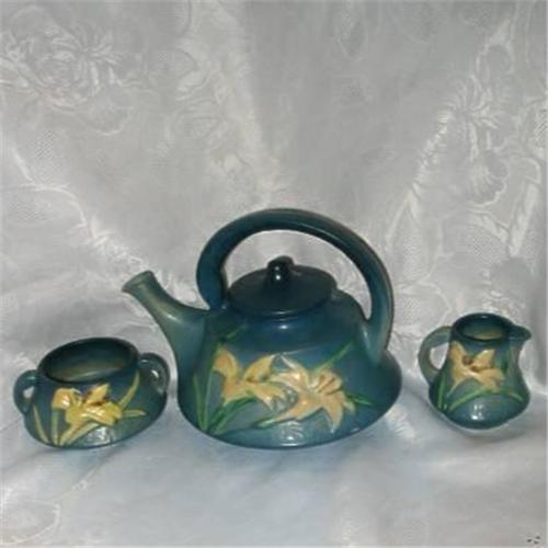 Roseville Zepher Lily Tea Set #1816850