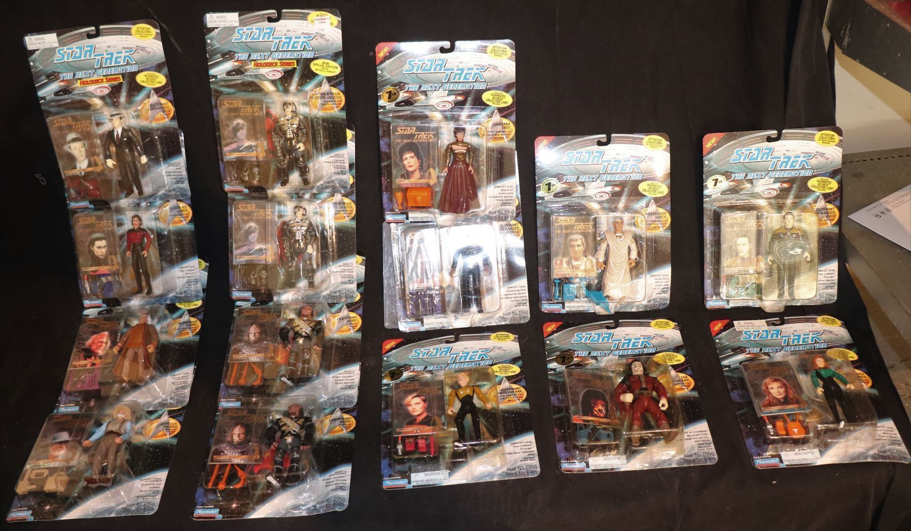 ZZ-CLEARANCE STAR TREK DS9 ACTION FIGURE LOT OF 15 W/ FIVE VARIANTS
