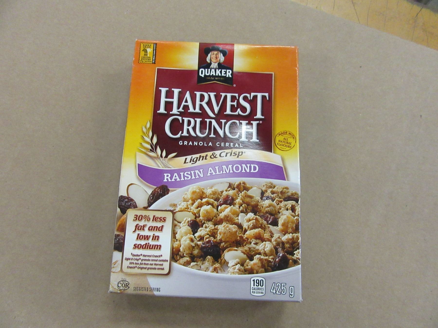 QUAKER HARVEST CRUNCH RAISIN & ALMOND CERAL (425 G) - PER BOX