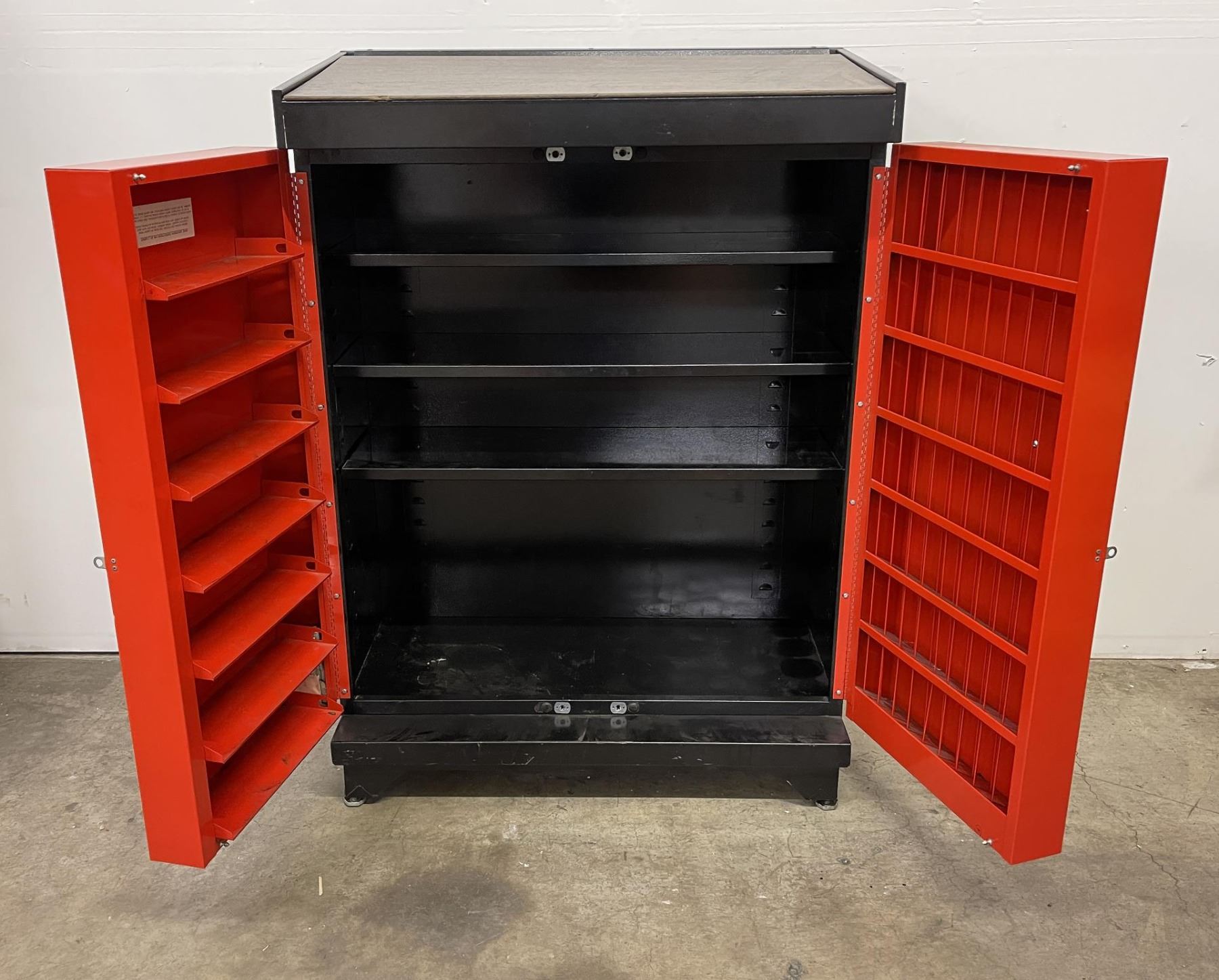 Ford Motorcraft Auto Parts Service Station Cabinet