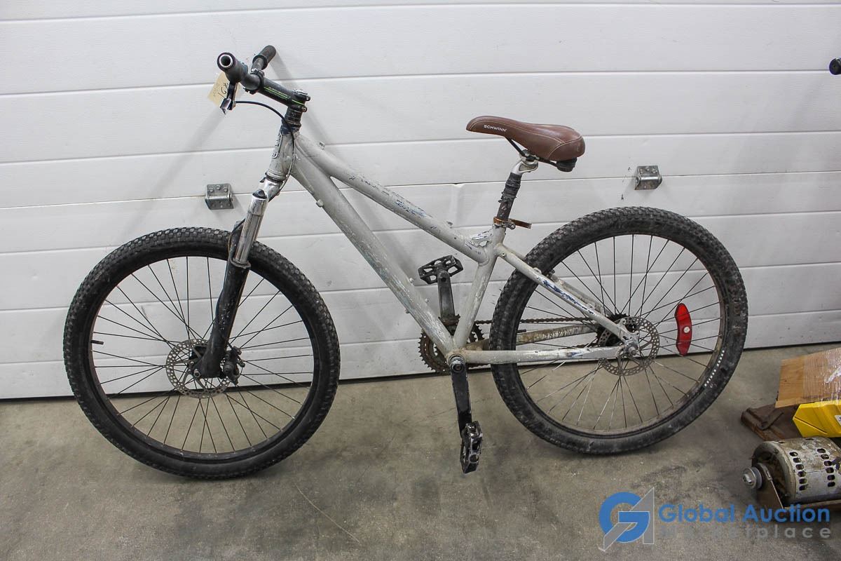 26" Mens Haro Mountain Bike