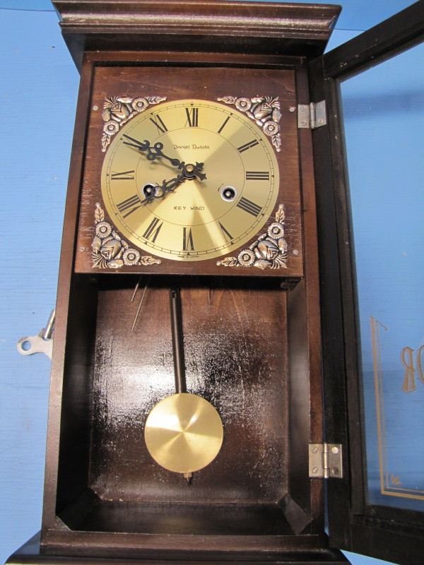 Daniel Dakota key wind regulator clock