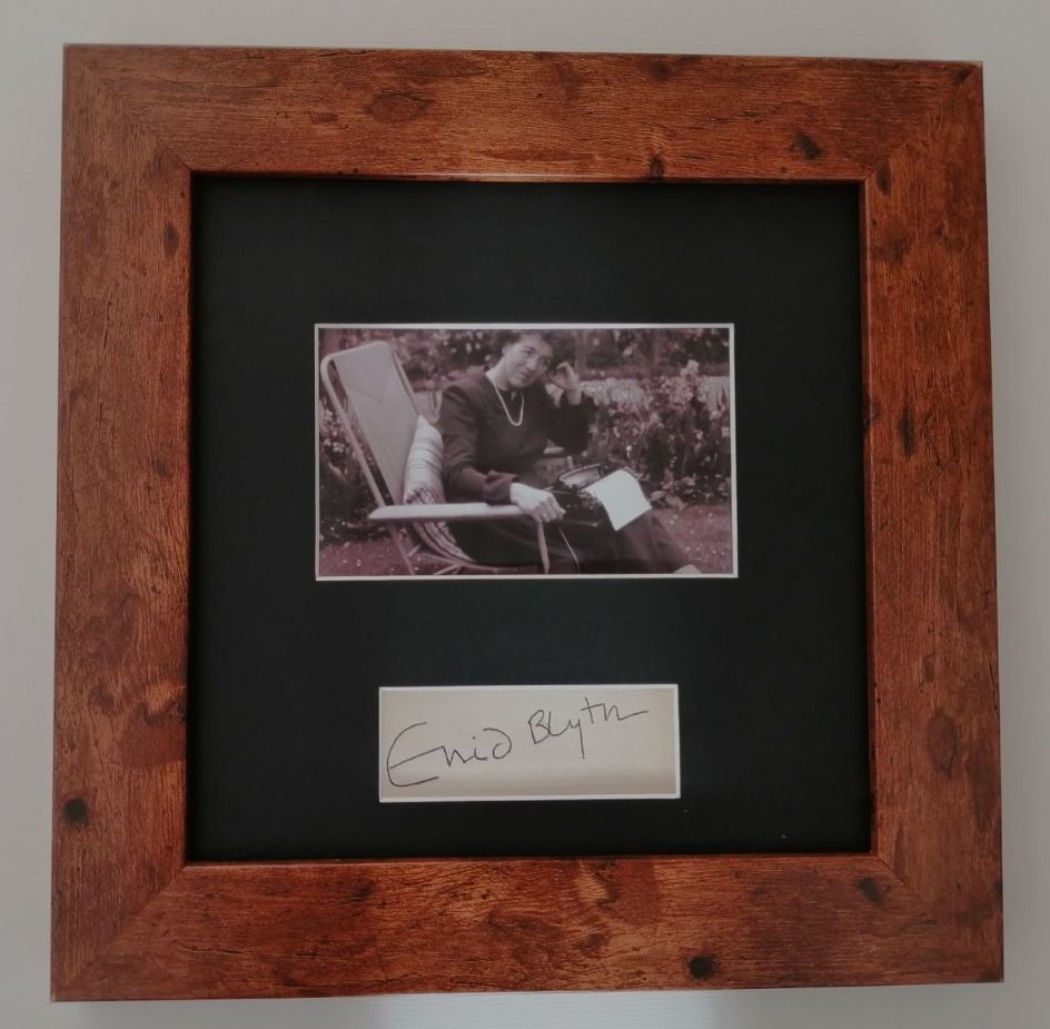 Enid Blyton autograph. (1897-1968).