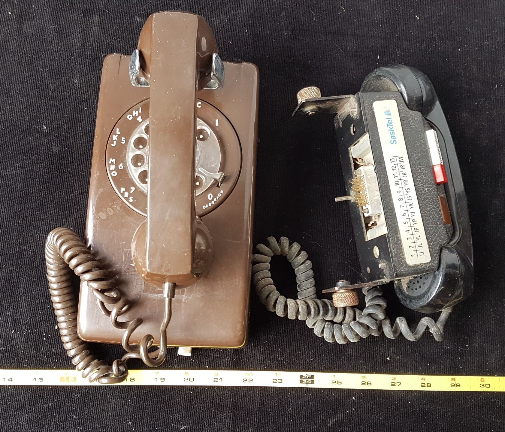 2 X Old Phones - Schmalz Auctions