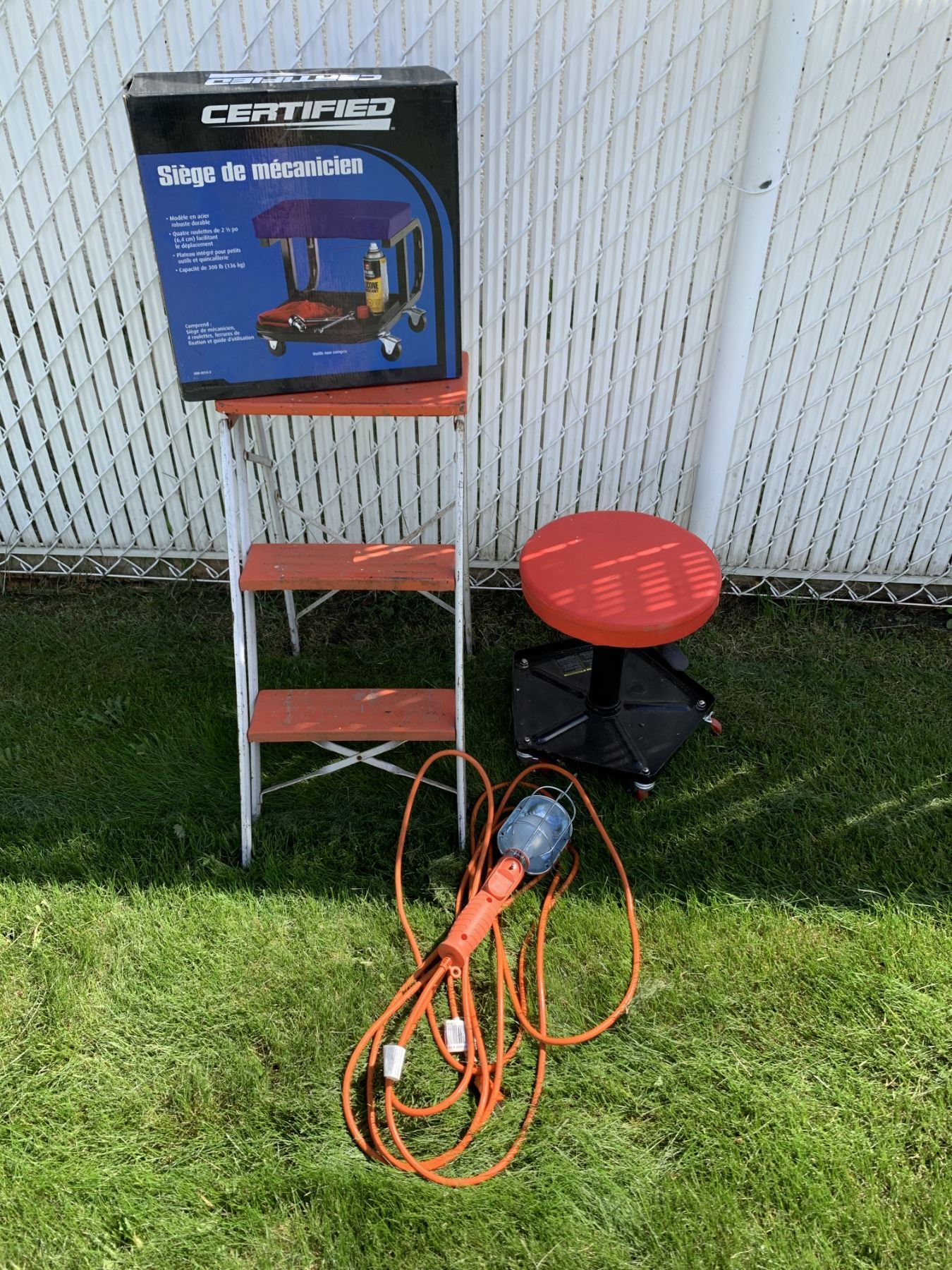 2 Mechanic Stools - 1 Step Ladder - 1 portable hand lamp