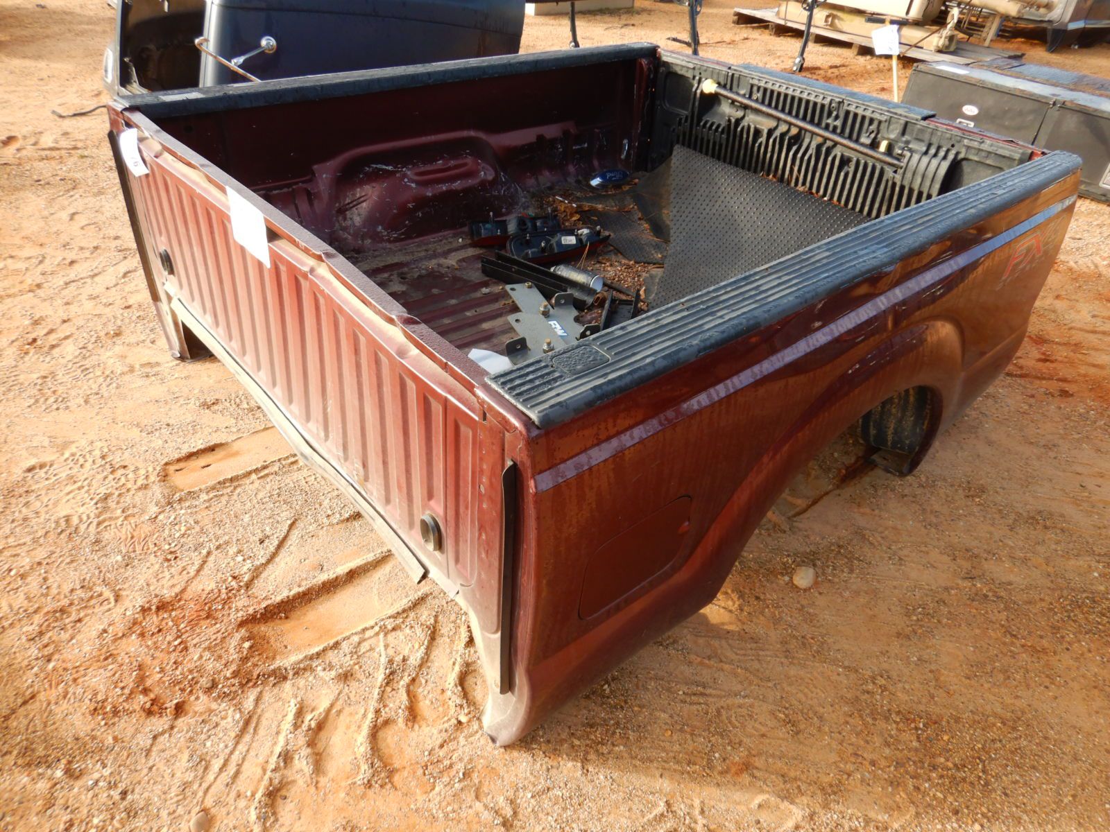 FORD F250 TRUCK BED 6 J M Wood Auction Company Inc FORD F250 TRUCK BED 6 J M Wood Auction Company Inc