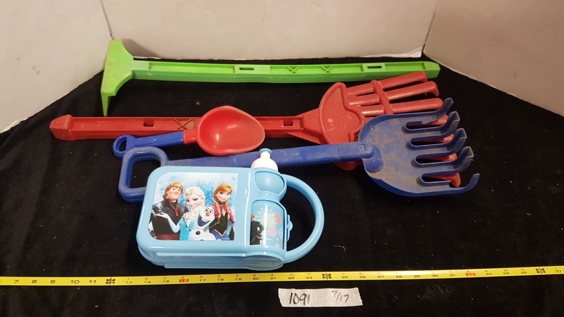 Sandbox Toys & Disney's Frozen Lunch Kit