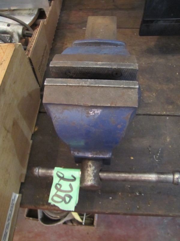 Mastercraft 4 inch bench vice