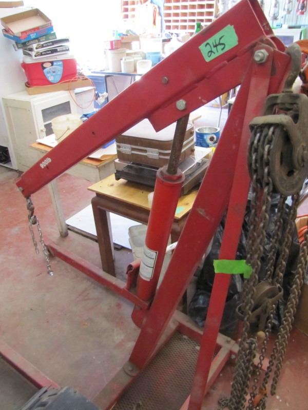 Deluxe mobile crane three-quarter ton with 3 ton long RAM Jack