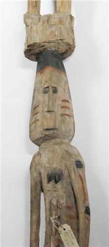 AN OLD ASMAT ANCESTOR POLE (mbis)